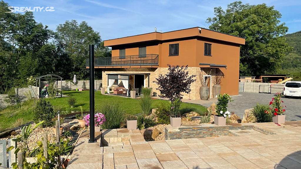 Prodej rodinného domu 274 m², pozemek 2 324 m², Ústí nad Labem - Sebuzín, okres Ústí nad Labem ...