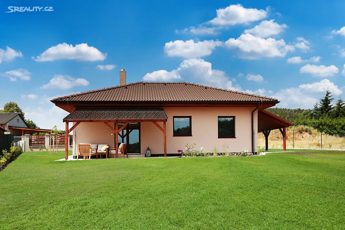 Prodej rodinného domu 68 m², pozemek 1044 m², Obory • Sreality.cz