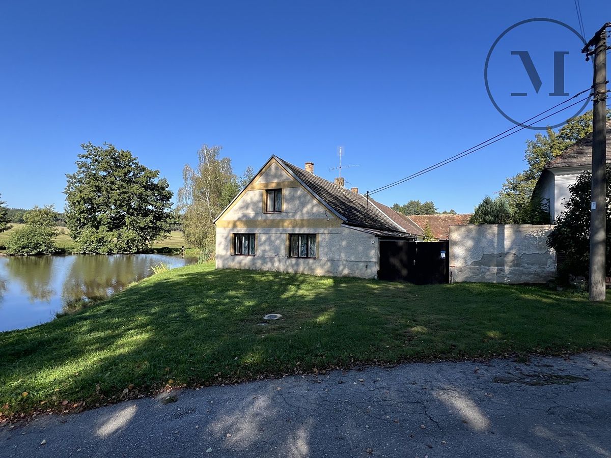 Prodej chalupy 460 m², pozemek 2427 m², Lišov - Levín • Sreality.cz