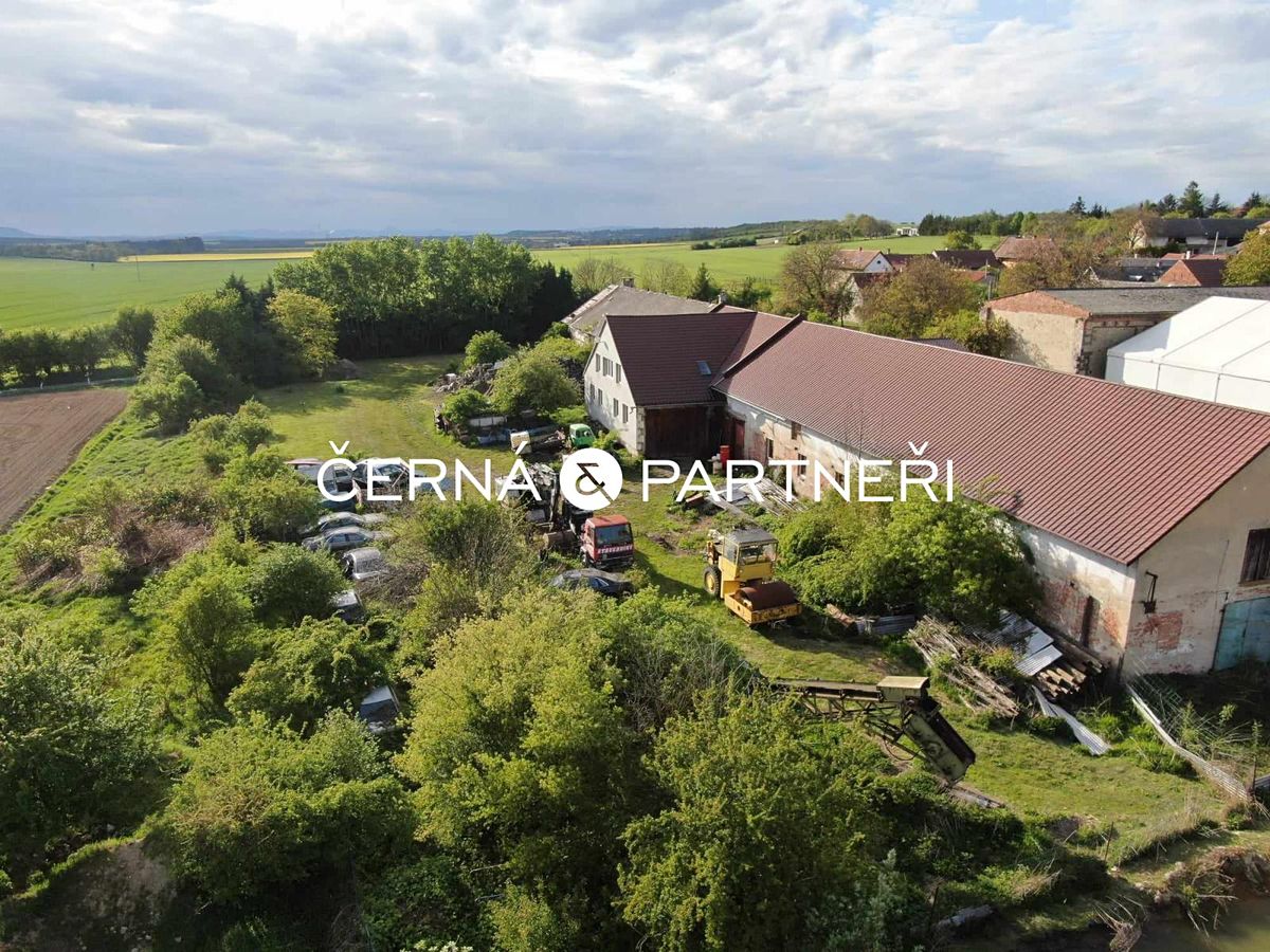 Prodej stavebního pozemku 7651 m², Střemy - Jenichov • Sreality.cz