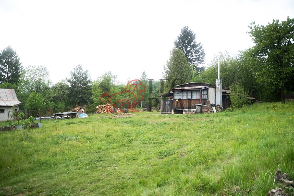 Prodej stavebního pozemku 1087 m², Mirošovice • Sreality.cz