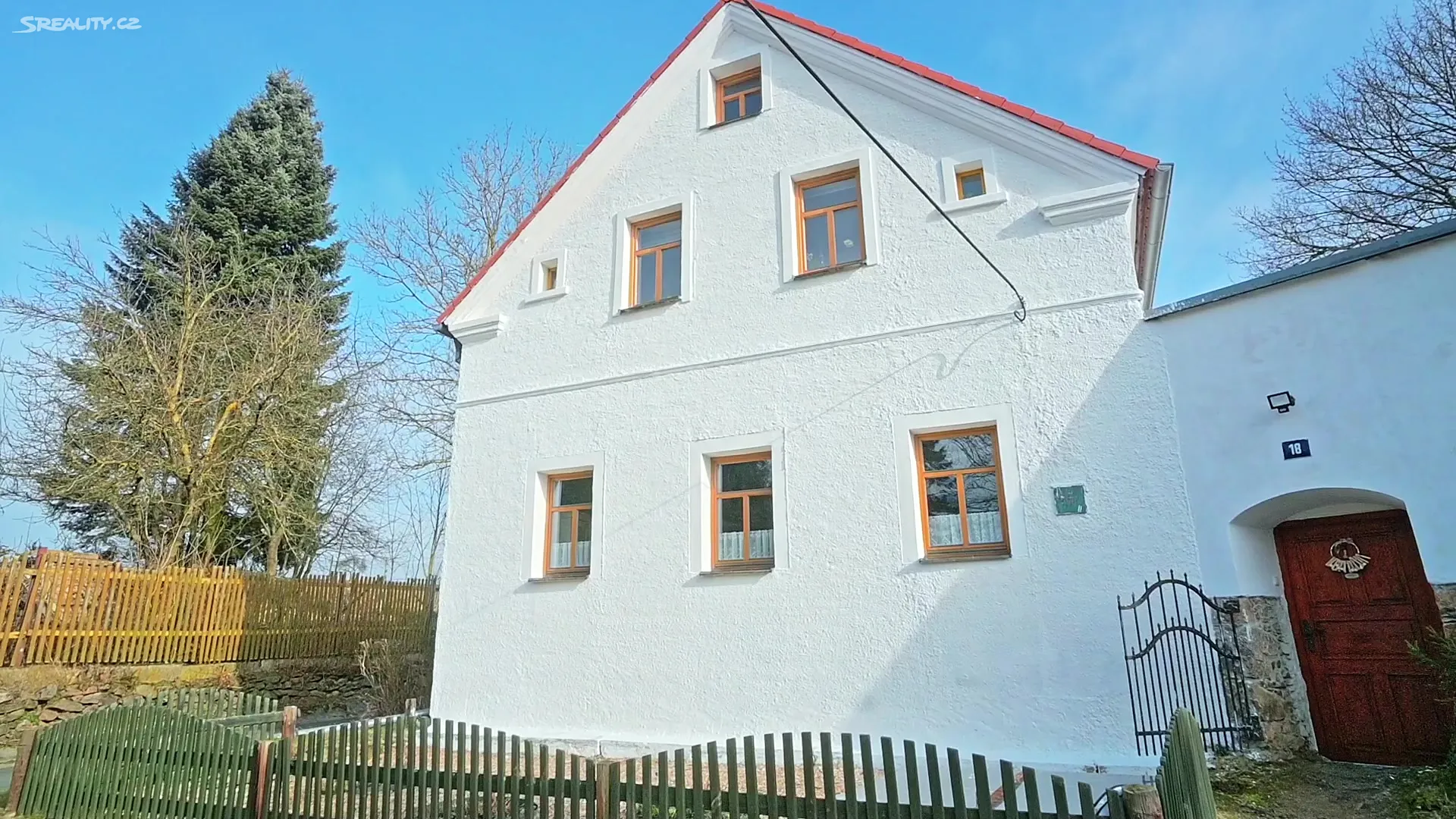 Prodej rodinného domu 300 m², pozemek 1859 m², Planá - Zliv • Sreality.cz