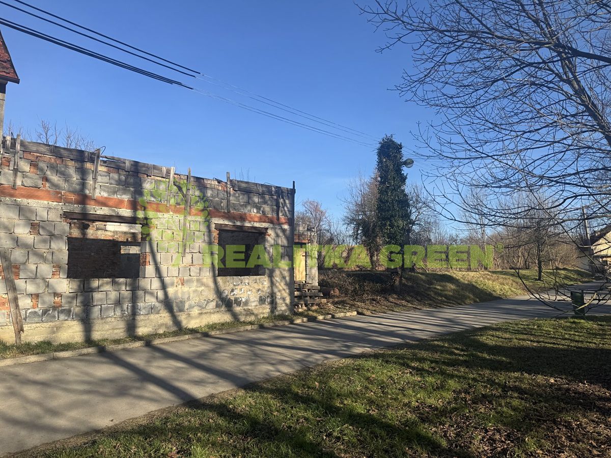 Prodej stavebního pozemku 760 m², Loukov • Sreality.cz