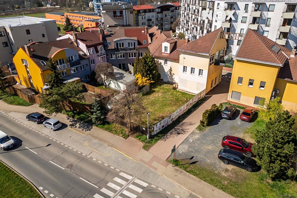 Prodej stavebního pozemku 230 m², Pelušková, Praha - Kyje • Sreality.cz