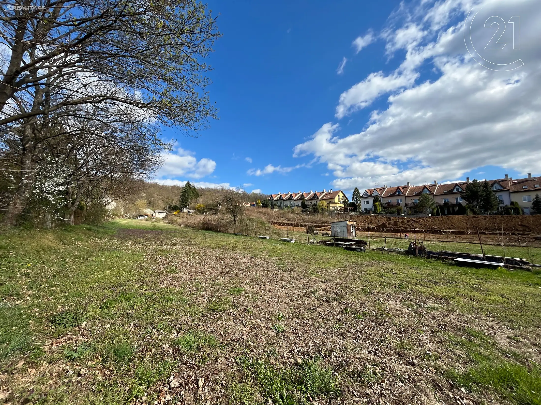 Prodej stavebního pozemku 2501 m², Uhlířova, Brno - Komín • Sreality.cz