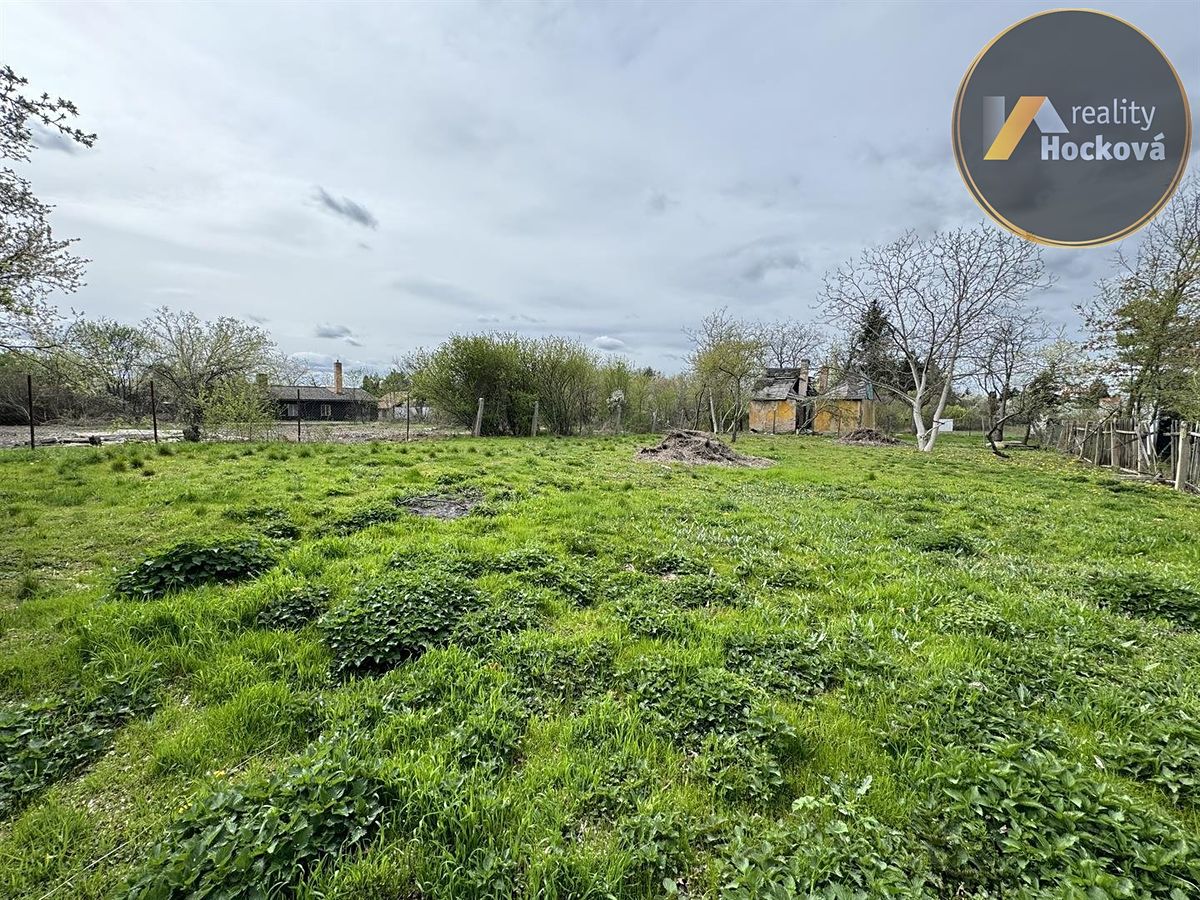 Prodej stavebního pozemku 1003 m², Praha - Dubeč • Sreality.cz