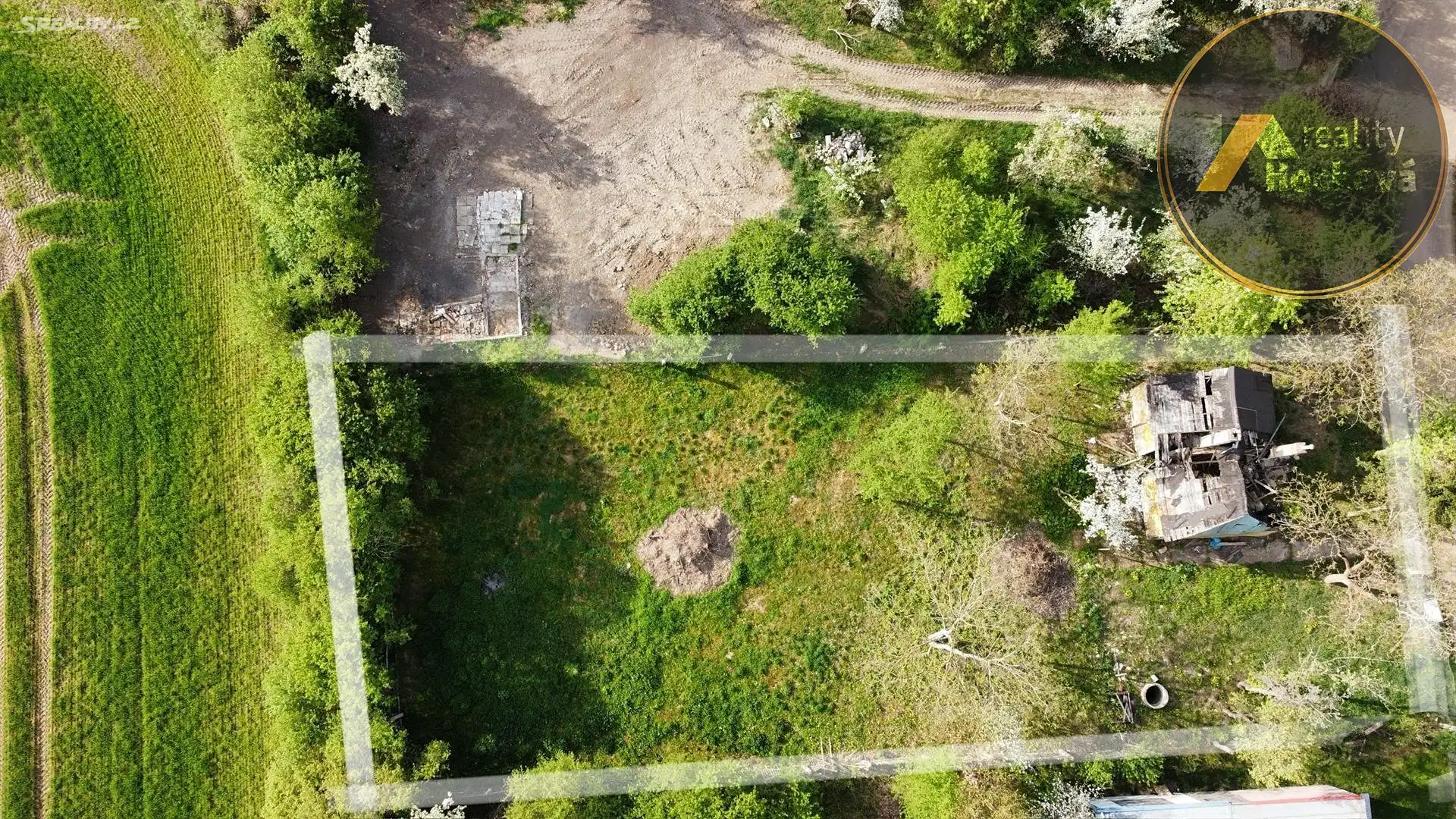 Prodej stavebního pozemku 1003 m², Praha - Dubeč • Sreality.cz