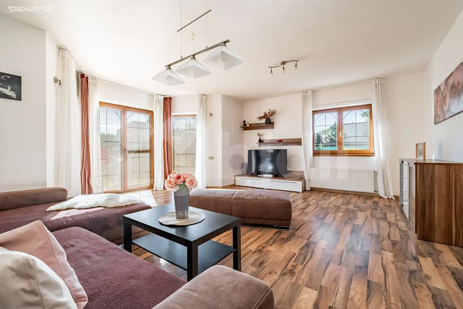 Prodej rodinného domu 208 m², pozemek 781 m², Hostivická, Praha - Sobín ...