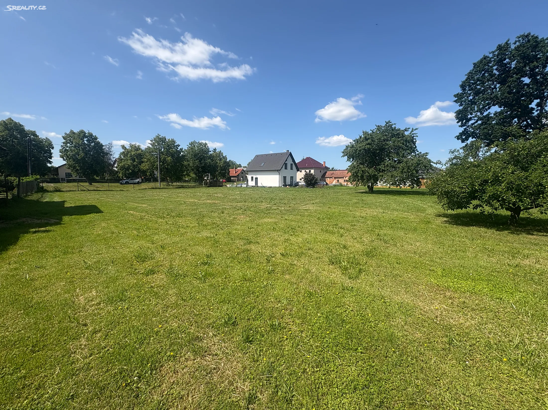 Prodej stavebního pozemku 887 m², Dlouhá Lhota • Sreality.cz