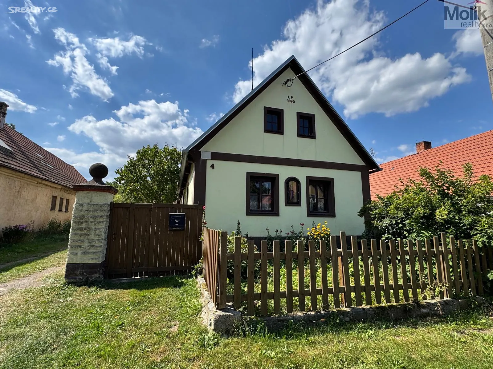 Prodej rodinného domu 300 m², pozemek 321 m², Velečín • Sreality.cz