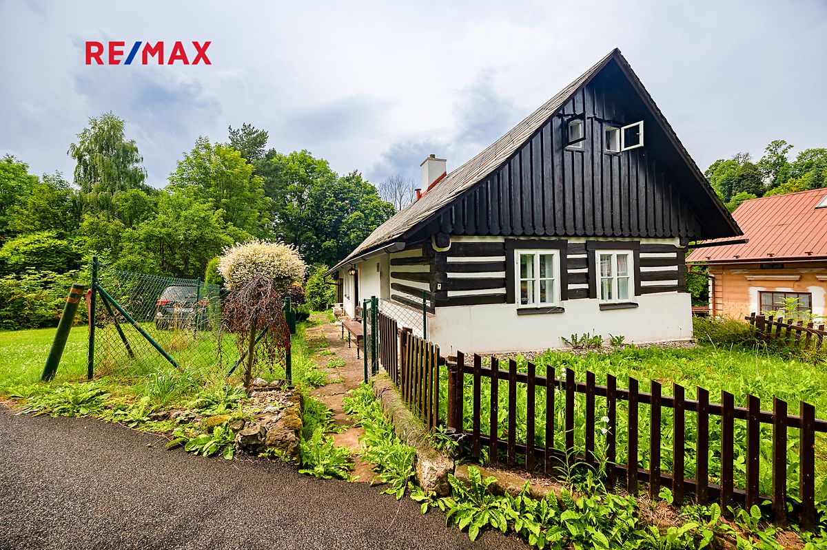 Prodej rodinného domu 90 m², pozemek 490 m², Benešov u Semil • Sreality.cz