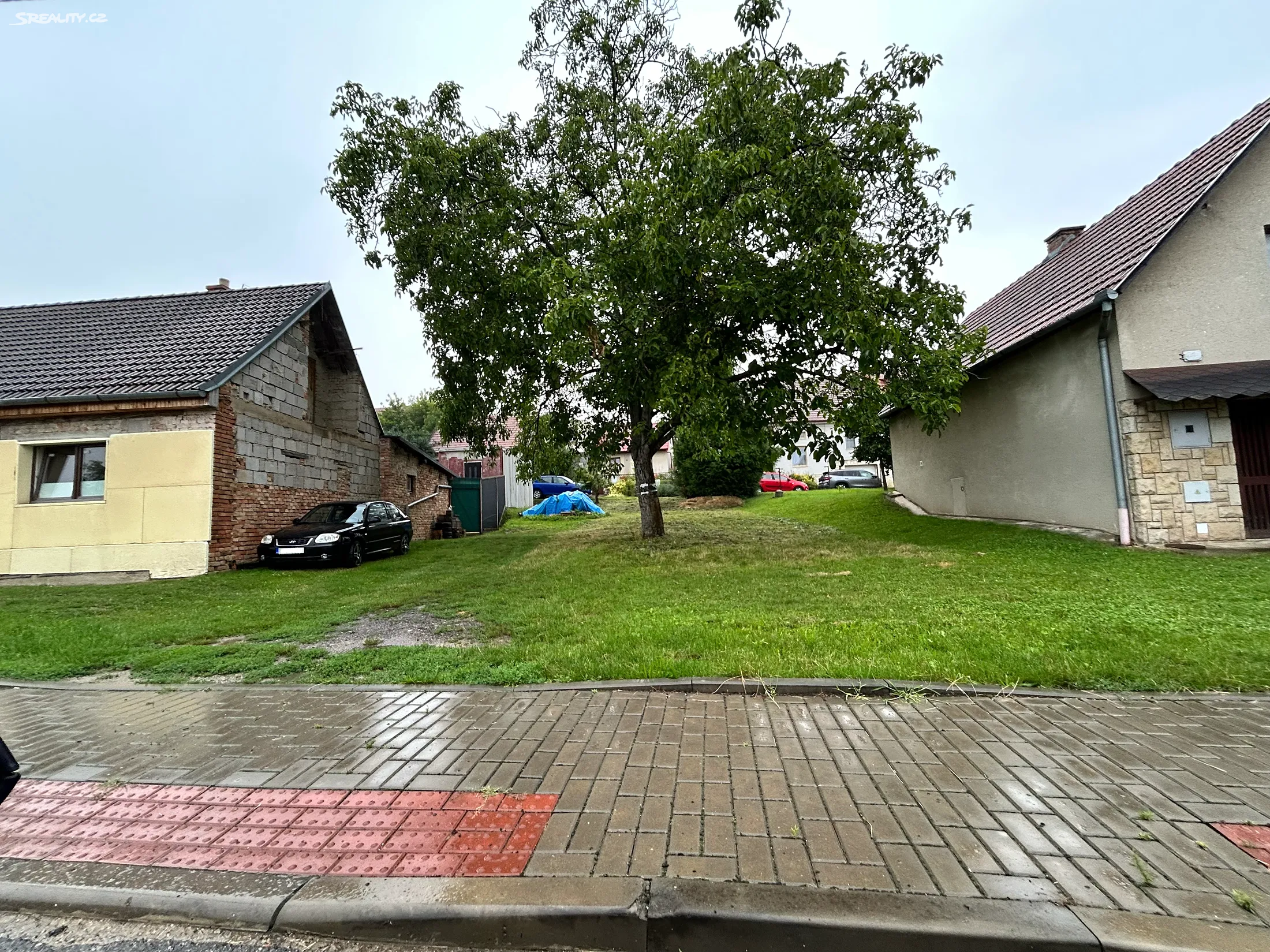 Prodej stavebního pozemku 323 m², Brumovice • Sreality.cz