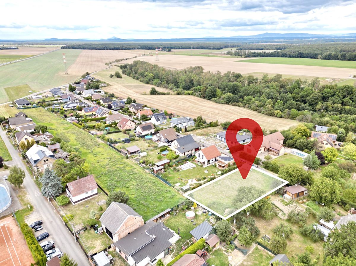 Prodej stavebního pozemku 1084 m², Hrdlořezy • Sreality.cz