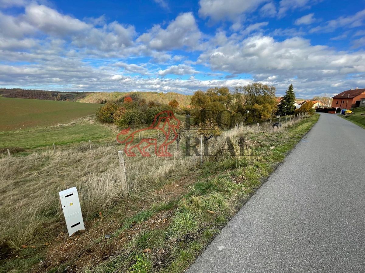 Prodej stavebního pozemku 964 m², Otročiněves • Sreality.cz