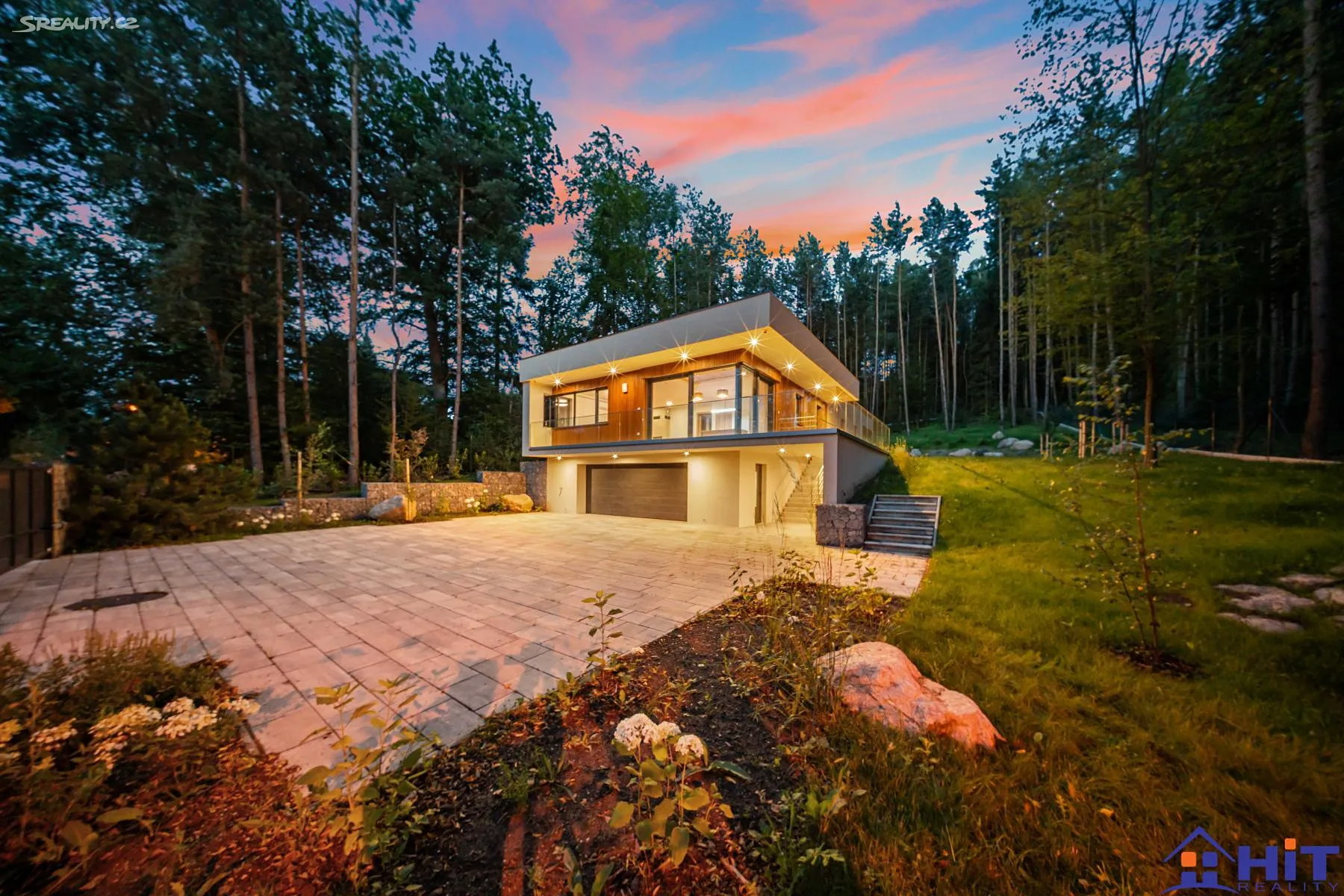 Prodej vily 265 m², pozemek 1811 m², Jevany • Sreality.cz