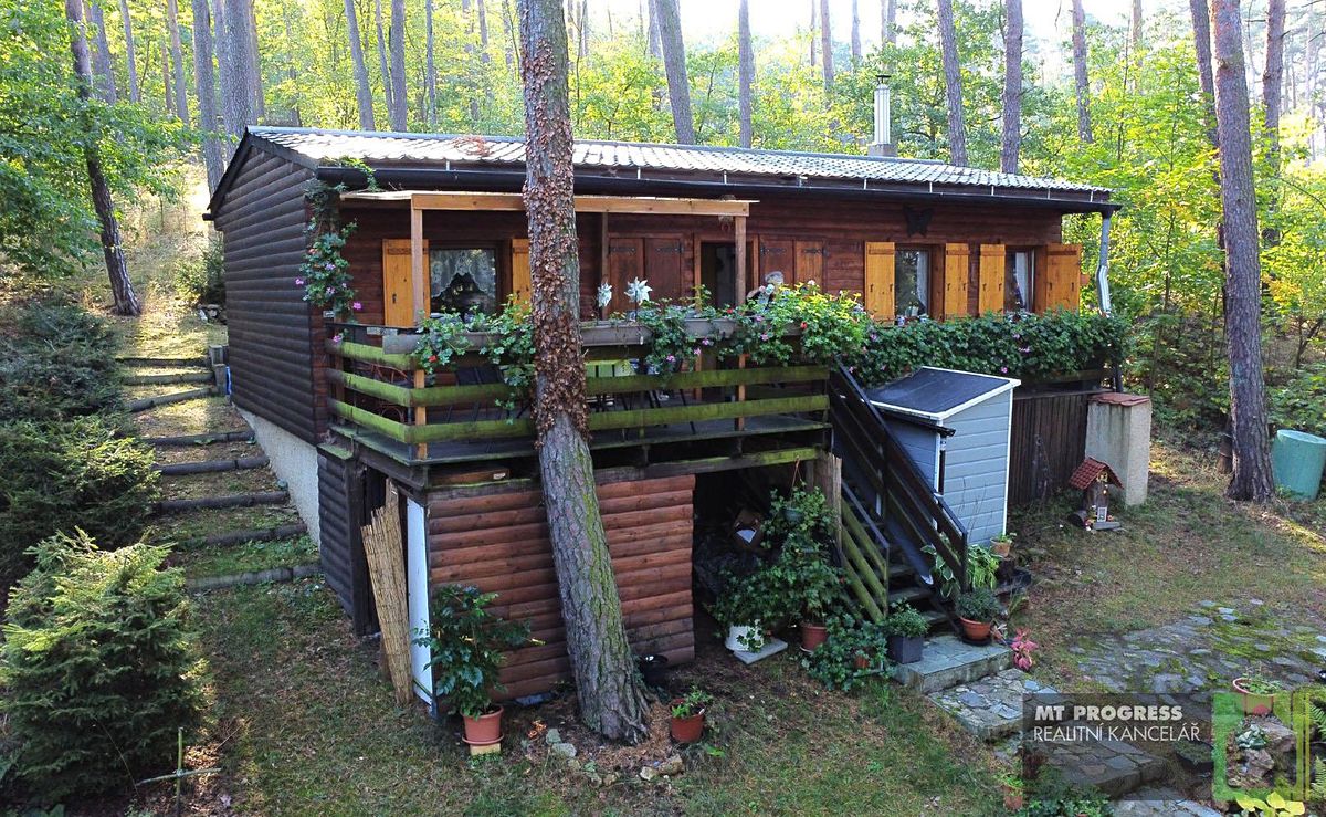 Prodej chaty 50 m², pozemek 55 m², U Velkého rybníka, Jesenice • Sreality.cz