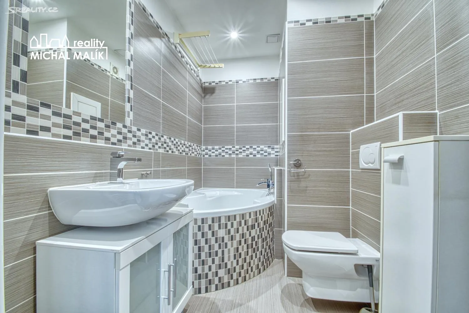 Pronájem bytu 3+1 72 m², Mlýnský příkop, Hranice - Hranice I-Město • Sreality.cz