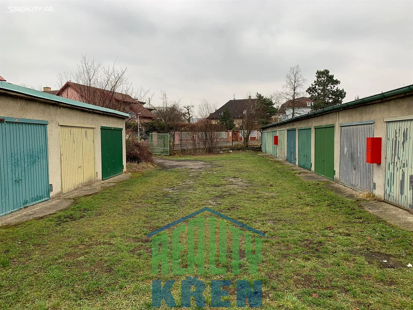 Pronájem garáže 15 m², Na mírách, Praha - Suchdol • Sreality.cz