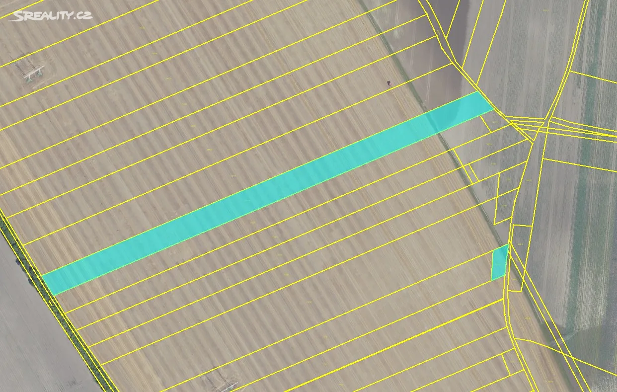 Prodej podílu 1/2 pole 5778 m², Mochov • Sreality.cz