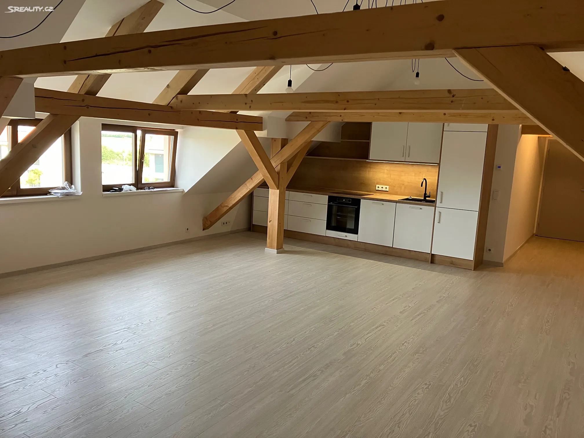 Pronájem bytu 3+kk 121 m², Ke Tvrzi, Praha - Královice • Sreality.cz