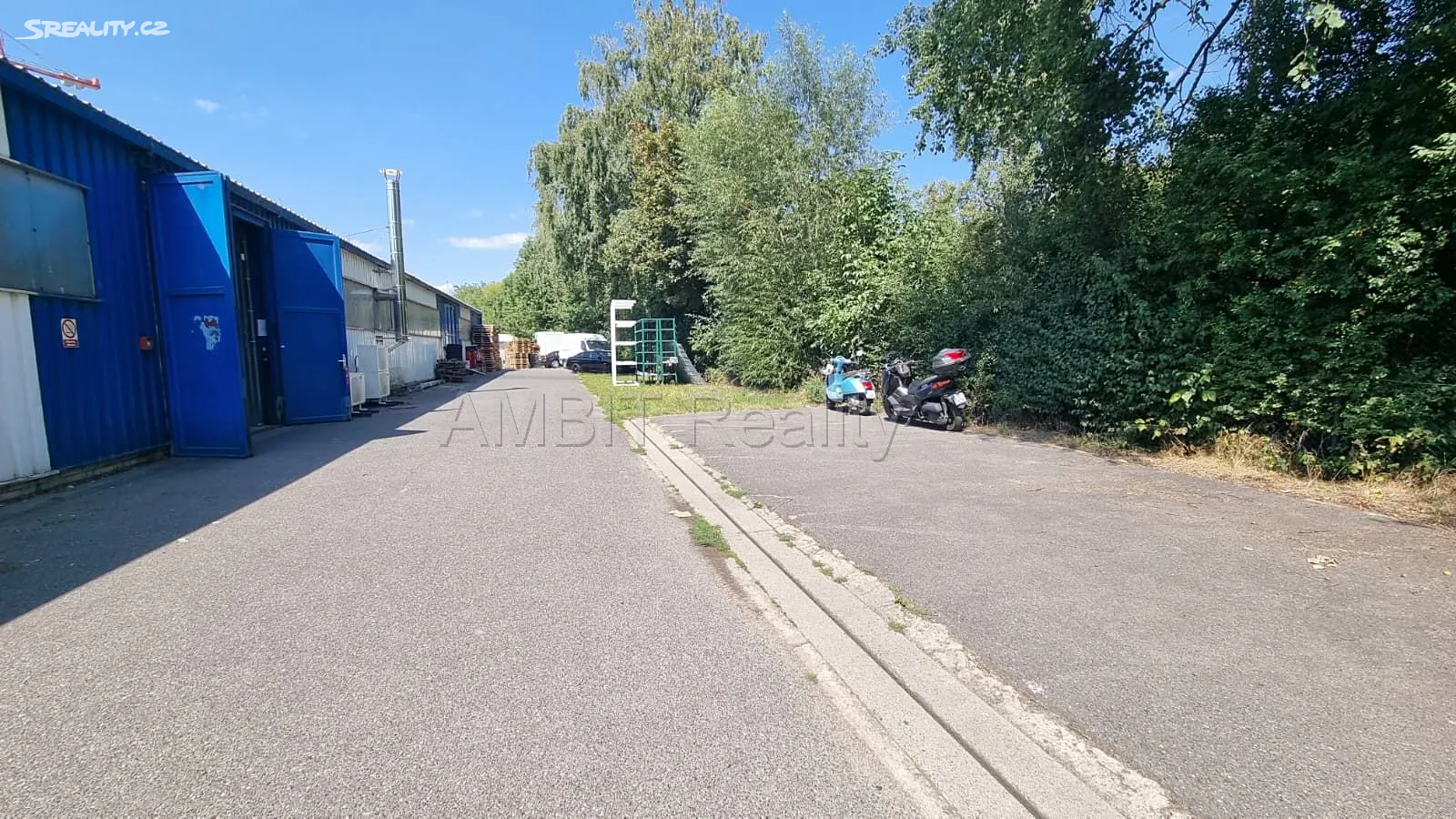 Pronájem výrobní haly, prostoru 250 m², Poděbradská, Praha • Sreality.cz