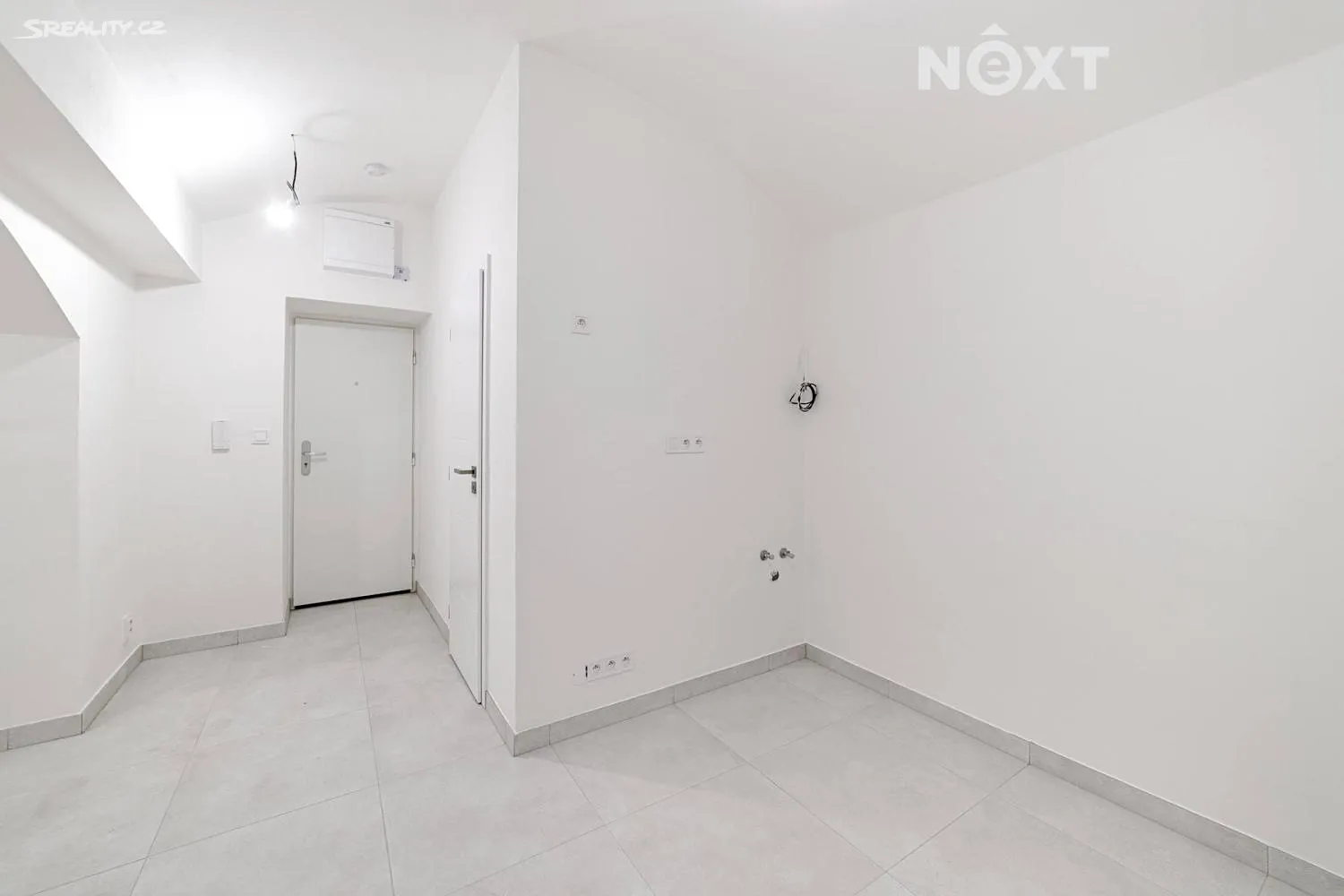 Prodej bytu 1+kk 23 m², Kolmá, Praha - Vysočany • Sreality.cz