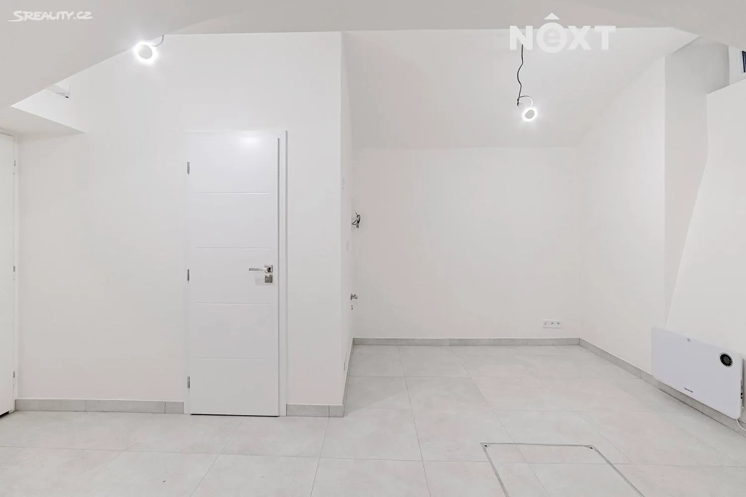 Prodej bytu 1+kk 23 m², Kolmá, Praha - Vysočany • Sreality.cz