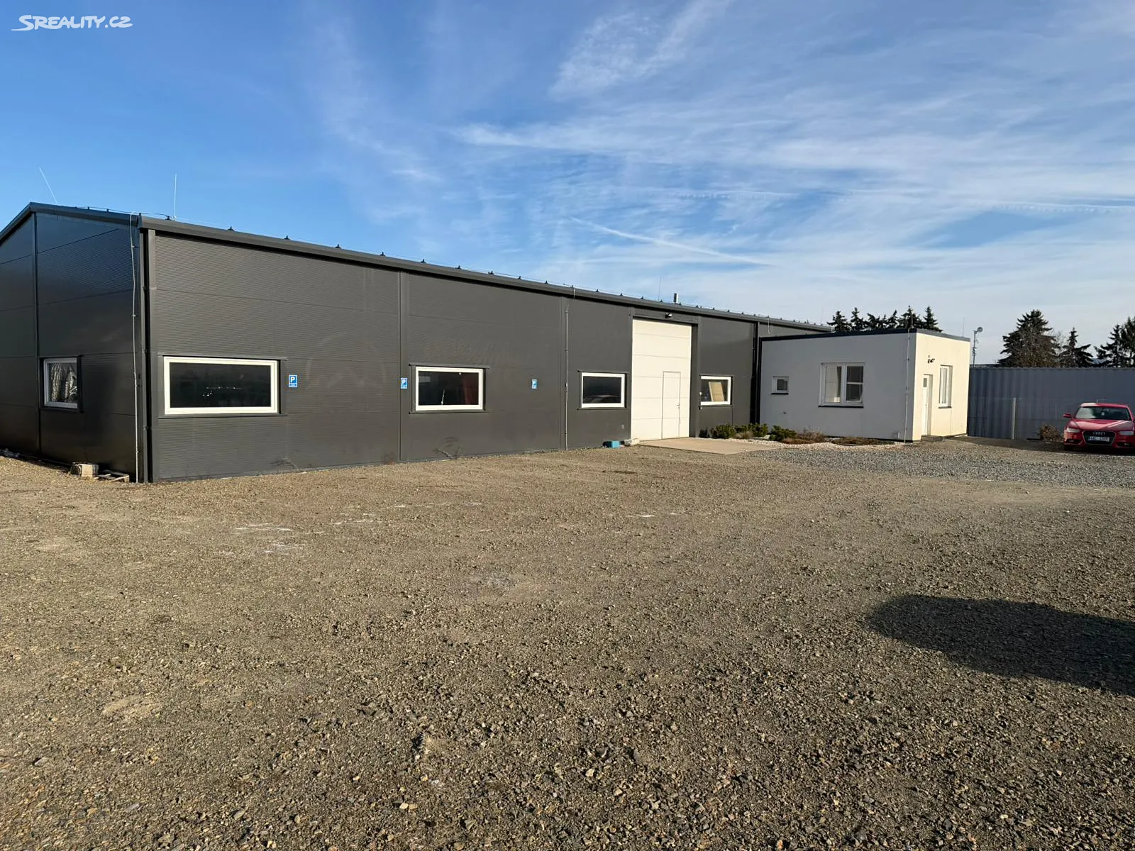 Pronájem skladového prostoru 299 m², Zlatníky-Hodkovice • Sreality.cz