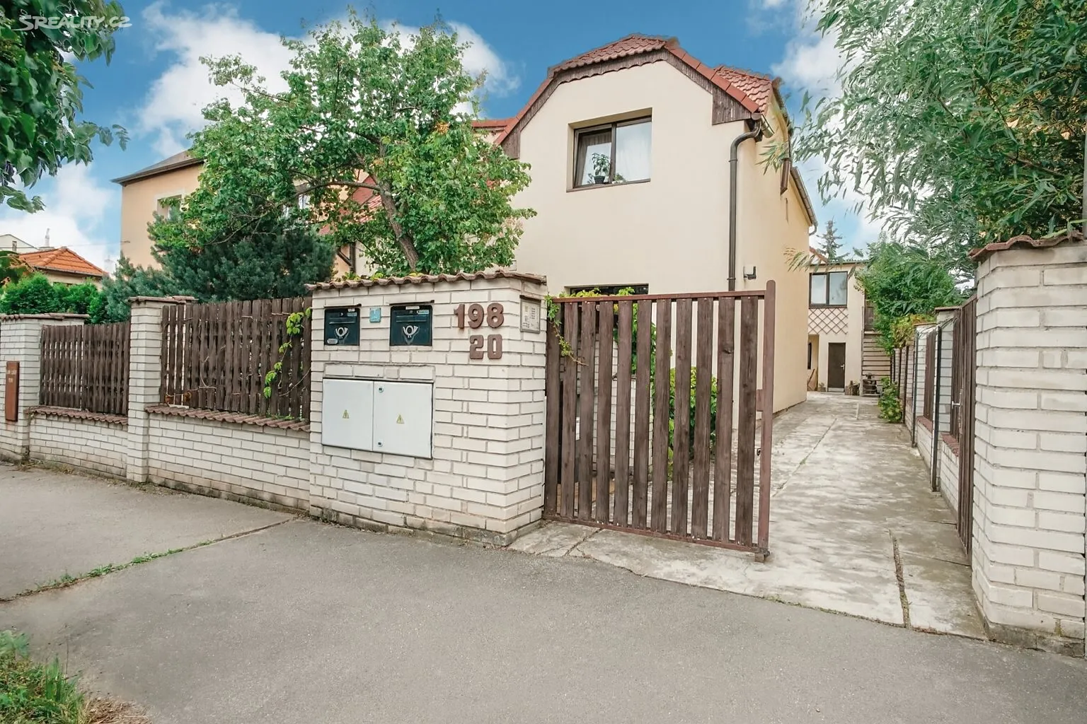 Prodej rodinného domu 277 m², pozemek 411 m², Starochodovská, Praha ...