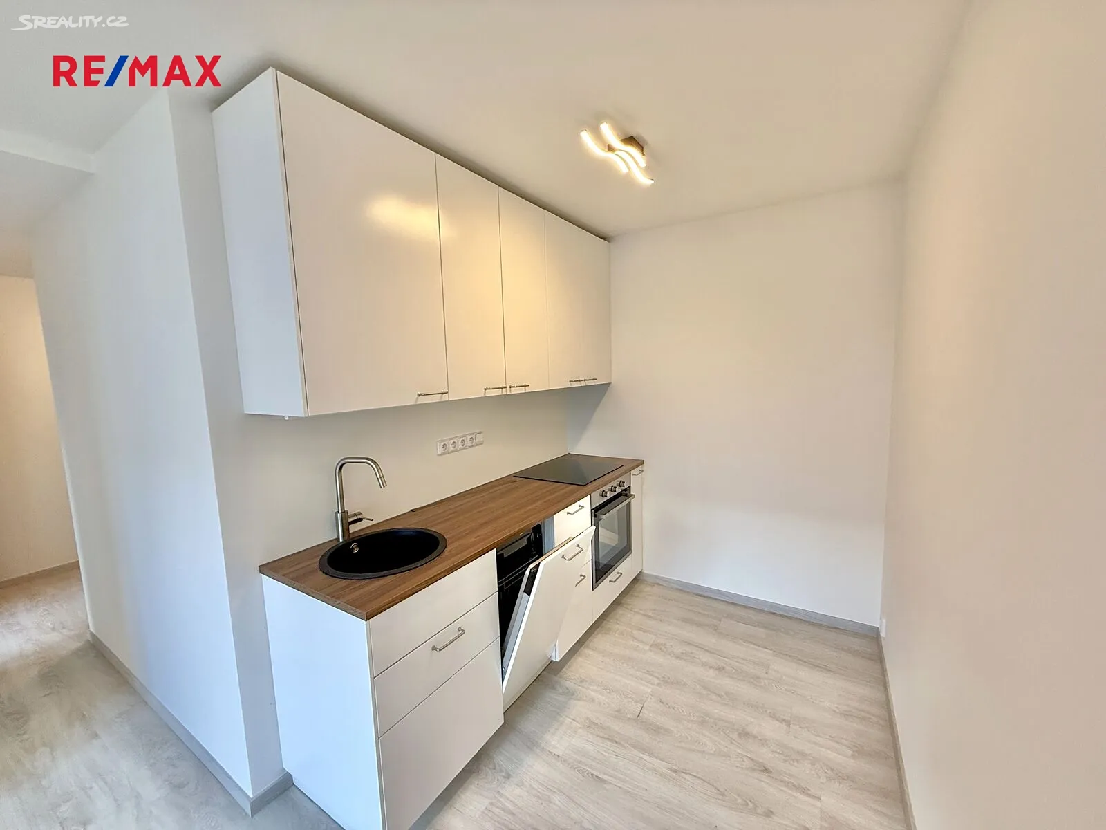 Pronájem bytu 2+kk 35 m², Augustinova, Praha - Chodov • Sreality.cz