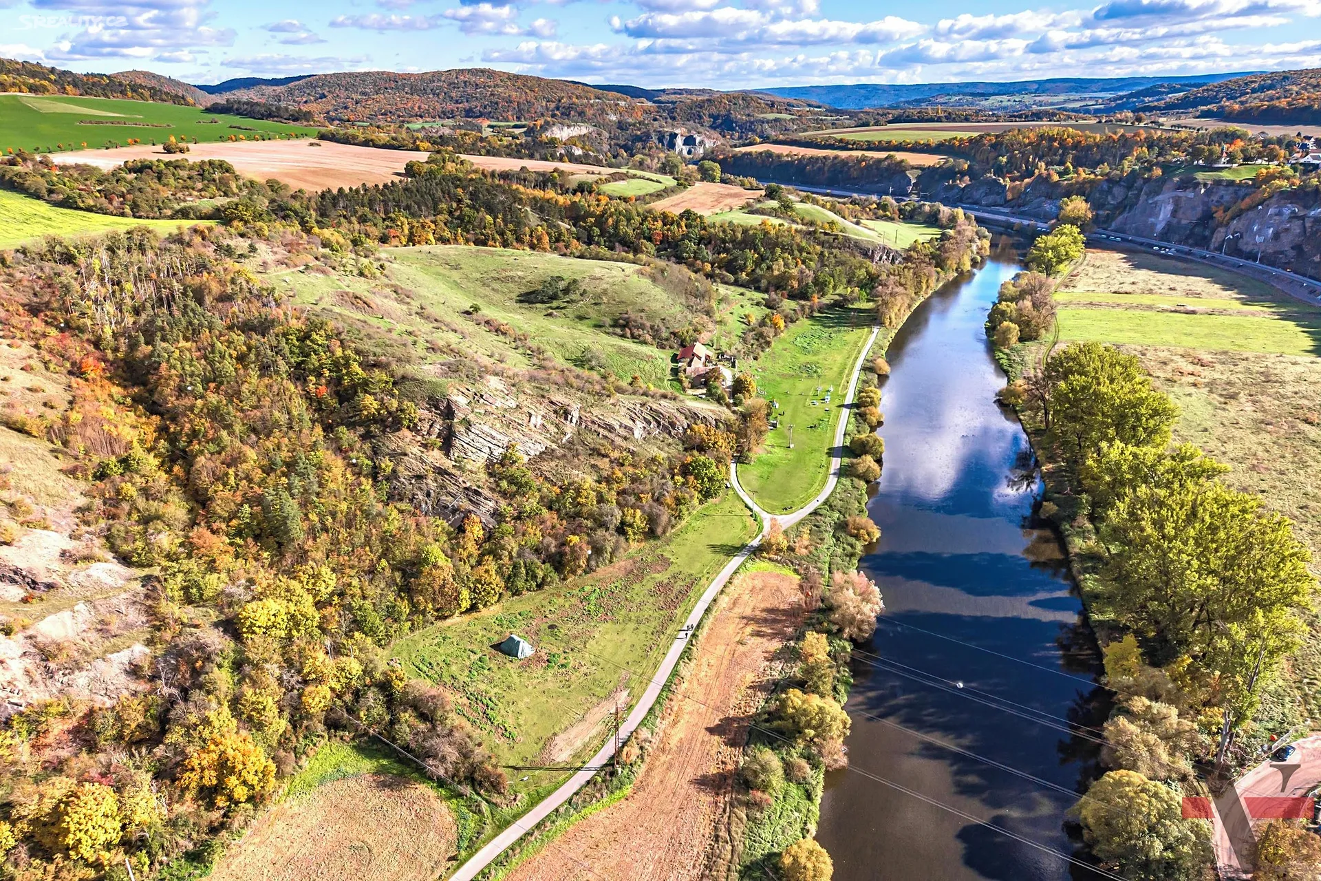 Prodej rodinného domu 151 m², pozemek 128358 m², V Kozle, Beroun ...