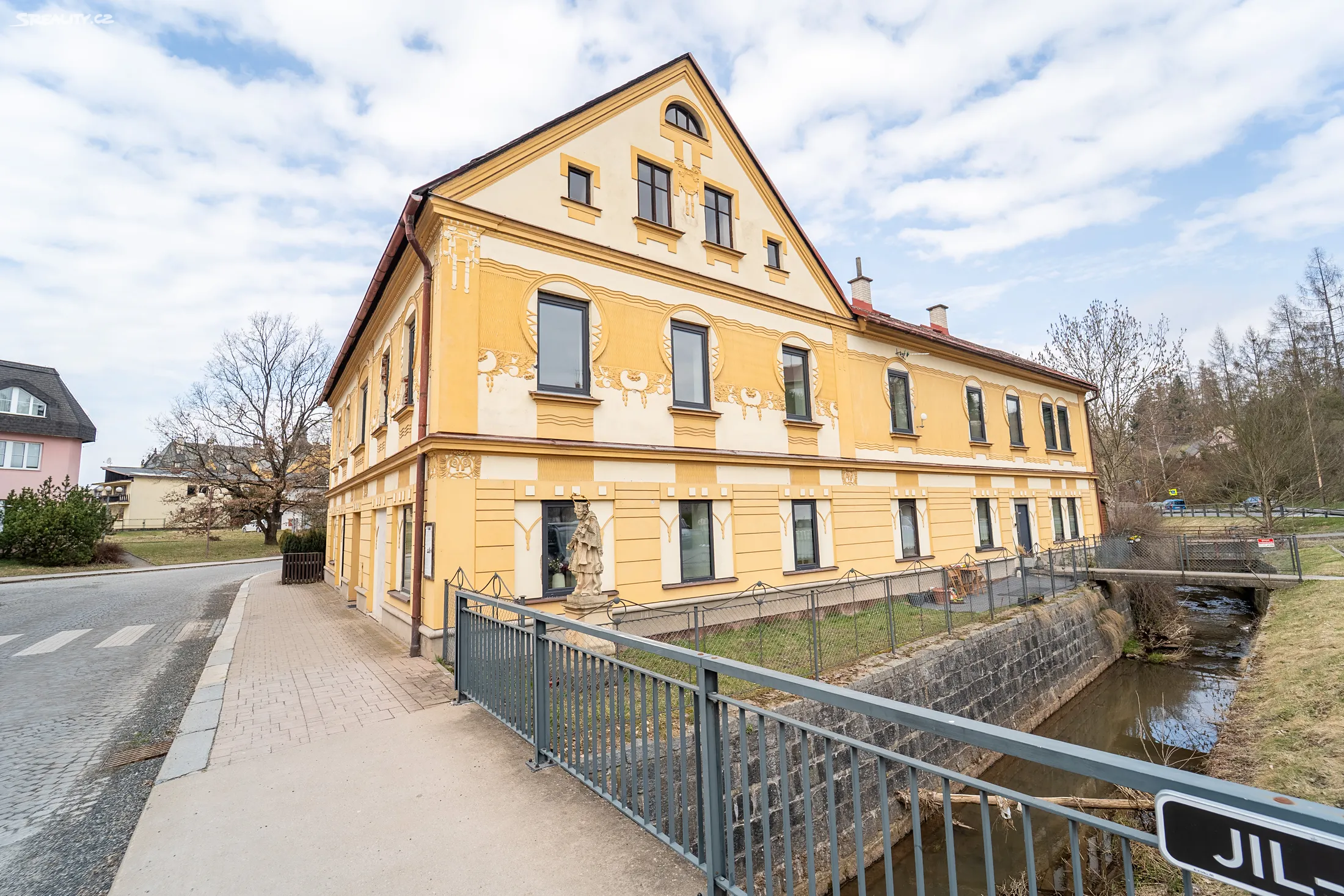 Prodej rodinného domu 450 m², pozemek 415 m², Dolení, Jilemnice ...