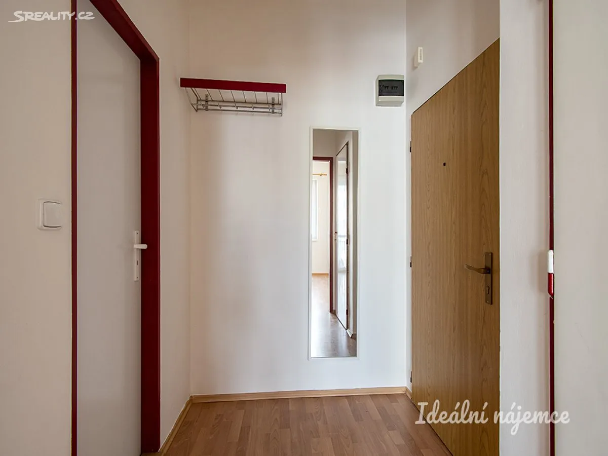Pronájem bytu 1+kk 24 m², Na Hubálce, Praha - Střešovice • Sreality.cz