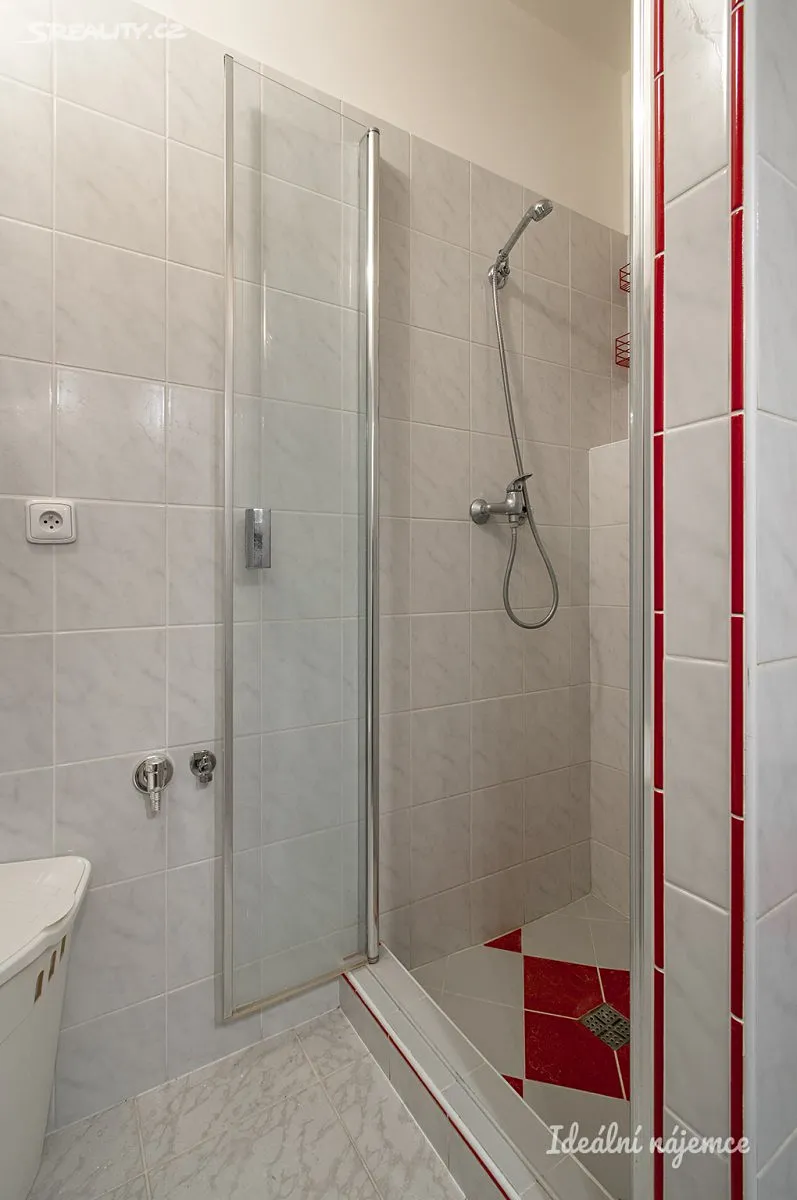 Pronájem bytu 1+kk 24 m², Na Hubálce, Praha - Střešovice • Sreality.cz