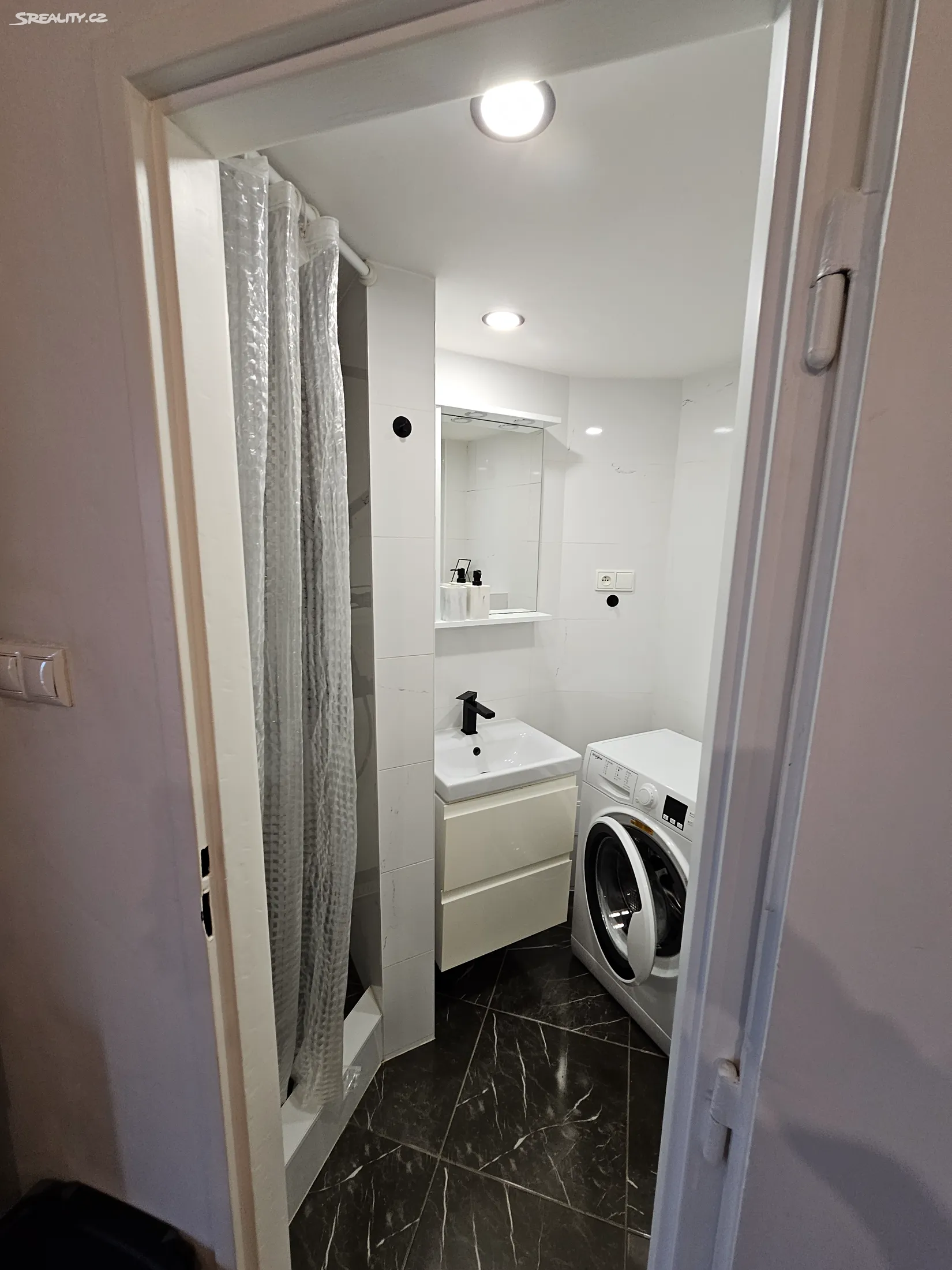 Pronájem bytu 2+kk 31 m², Hartigova, Praha - Žižkov • Sreality.cz