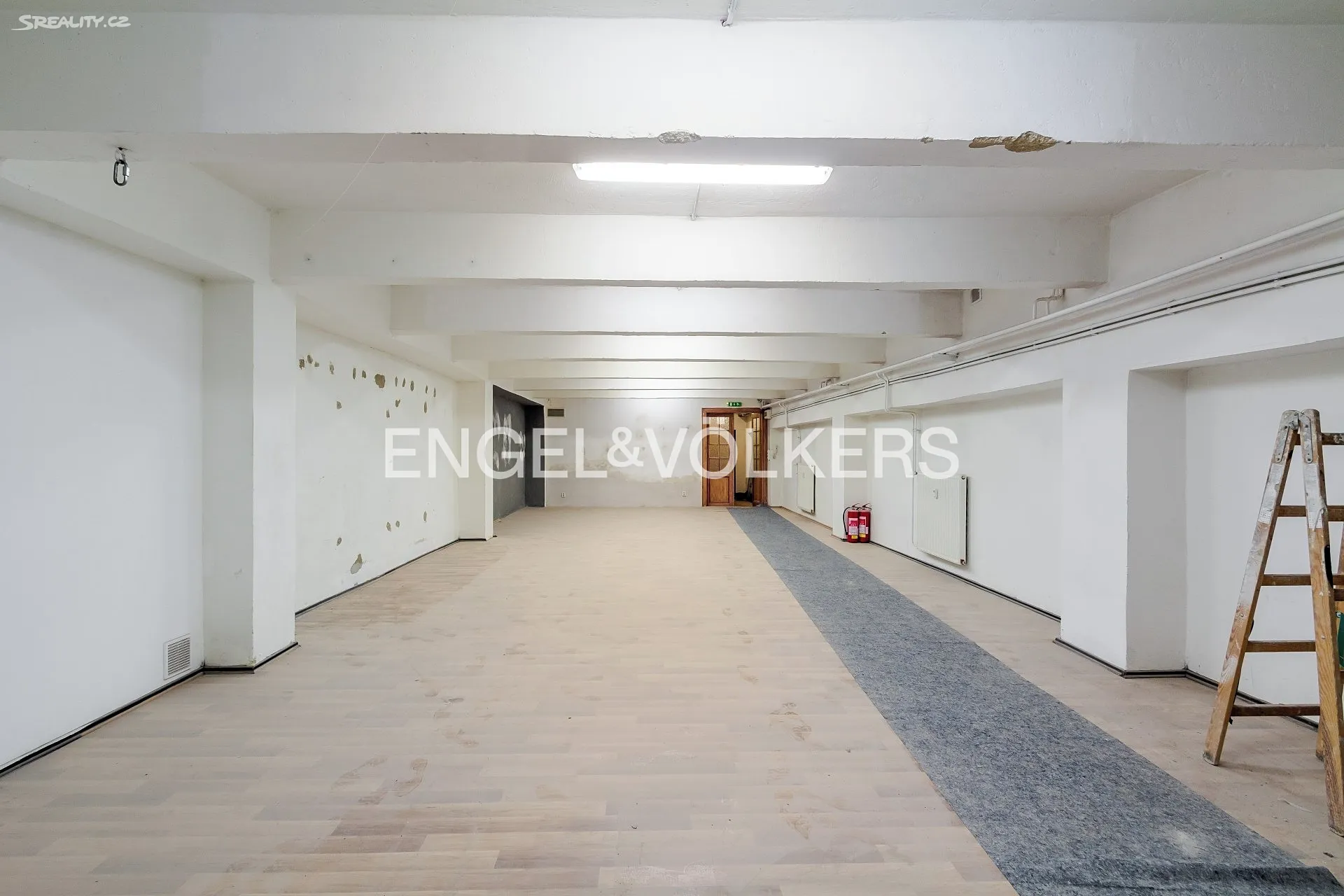 Pronájem výrobní haly, prostoru 358 m², Pernerova, Praha - Karlín ...