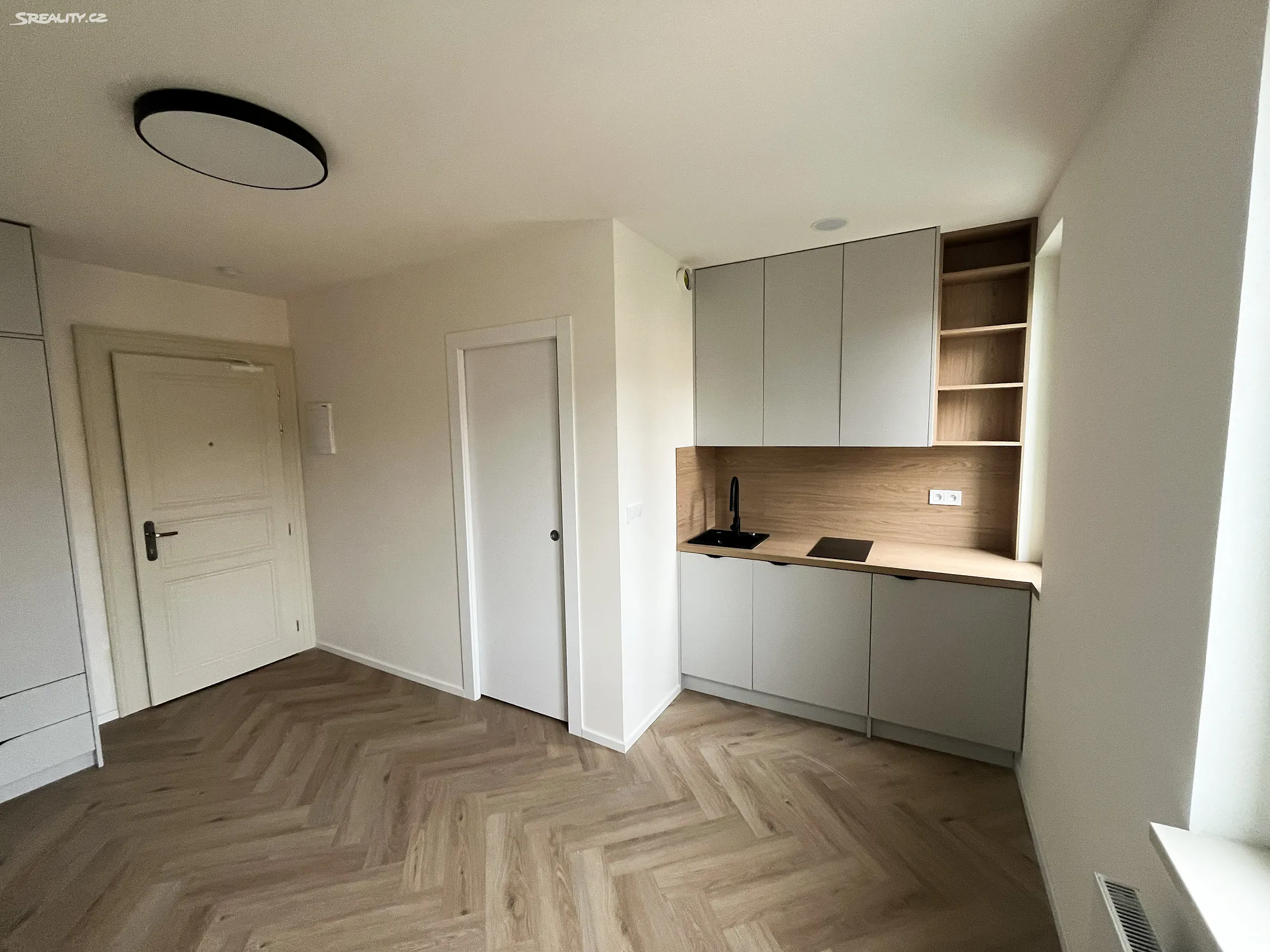 Pronájem bytu 1+kk 18 m², Bořivojova, Praha - Žižkov • Sreality.cz